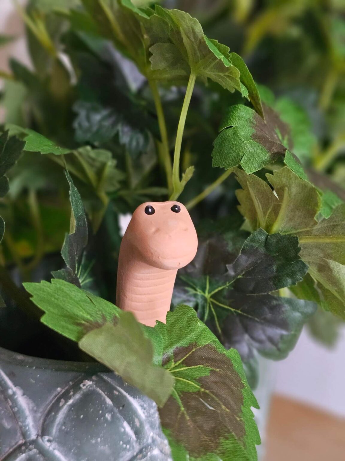 Willy the Worm – Terracotta Watersensor 🌱 - Wonders at Home Official